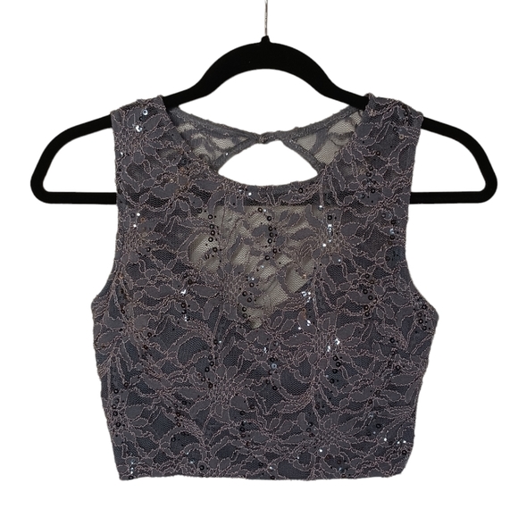Windsor | Tops | Windsor Gray Lace Shimmer Sleeveless Keyhole Back Crop ...